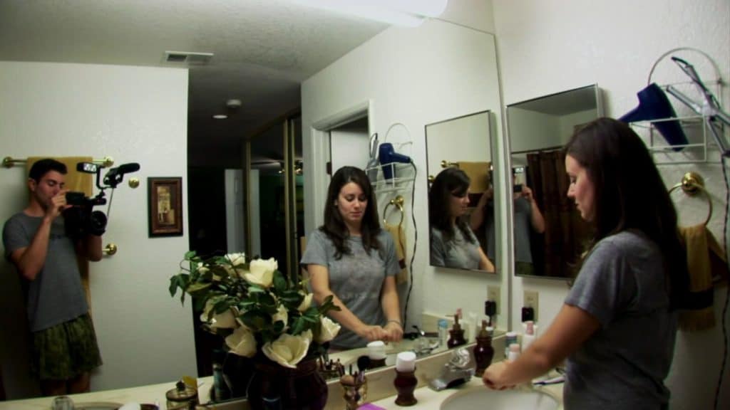 Horror Movie Review: Paranormal Activity (2007) - GAMES, BRRRAAAINS & A ...