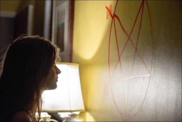 Horror Movie Review: Satanic (2016) - GAMES, BRRRAAAINS & A HEAD ...