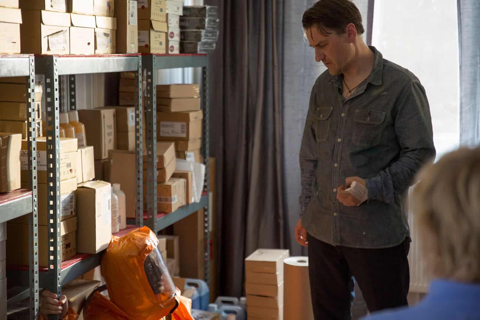 Horror Movie Review: Containment (2015) - GAMES, BRRRAAAINS & A HEAD ...