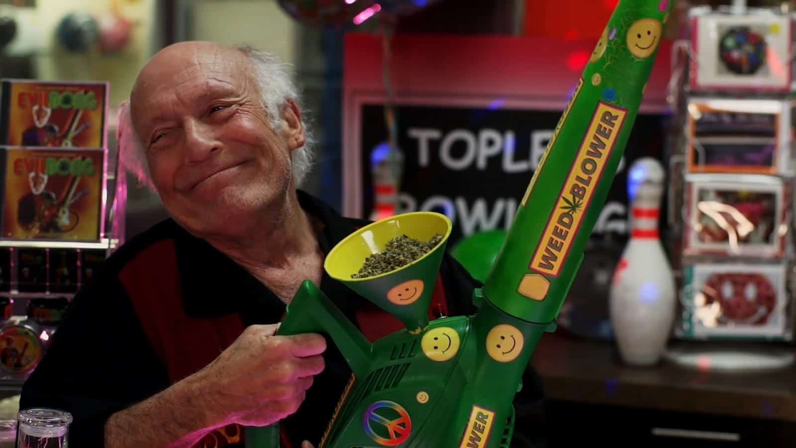 Horror Movie Review: Evil Bong 420 (2015) - GAMES, BRRRAAAINS & A HEAD ...