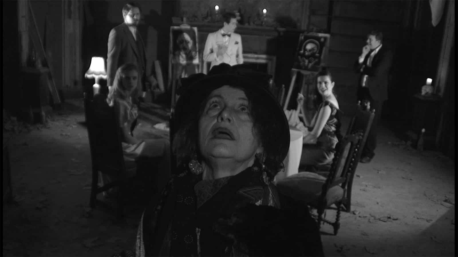 Horror Movie Review: Here Comes Hell (2019) - GAMES, BRRRAAAINS & A HEAD-BANGING LIFE