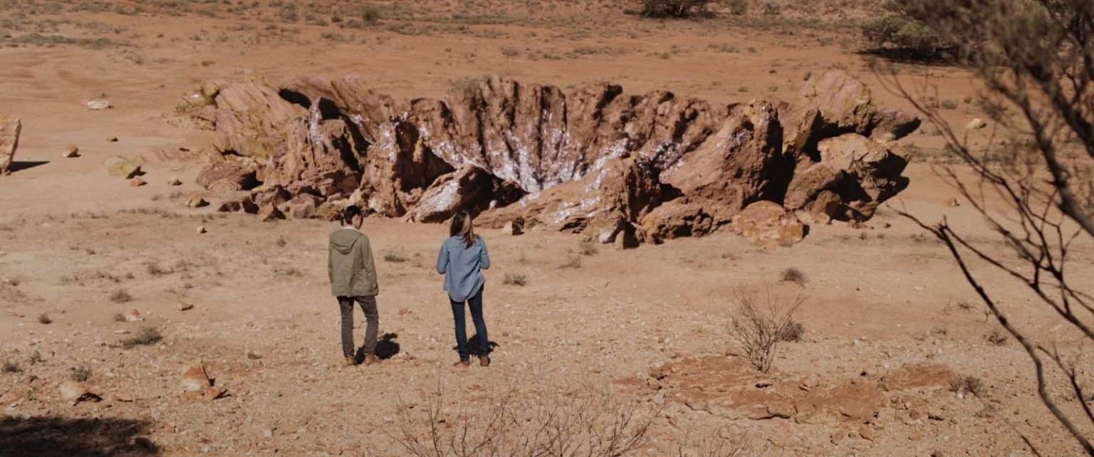 Horror Movie Review: The Dustwalker (2019) - GAMES, BRRRAAAINS & A HEAD ...