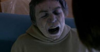 Horror Movie Review: Decoys (2004) - GAMES, BRRRAAAINS & A HEAD-BANGING ...