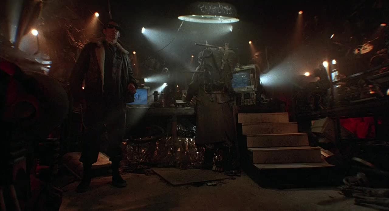 Horror Movie Review: Hardware (1990) - GAMES, BRRRAAAINS & A HEAD ...