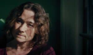 Horror Movie Review: Knocking (2021) - GAMES, BRRRAAAINS & A HEAD ...